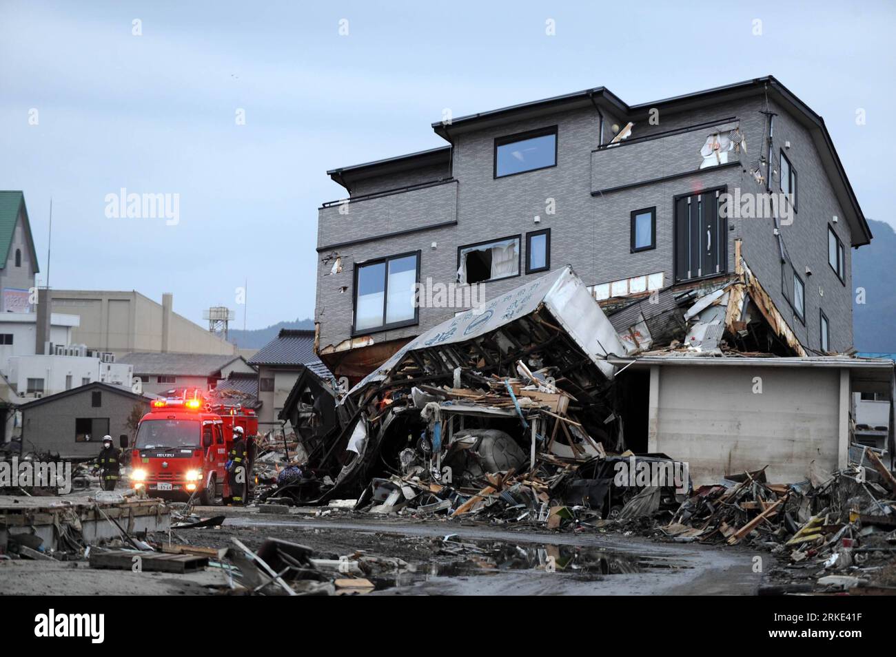 Feuerwehrauto tokyo hi-res stock photography and images - Alamy