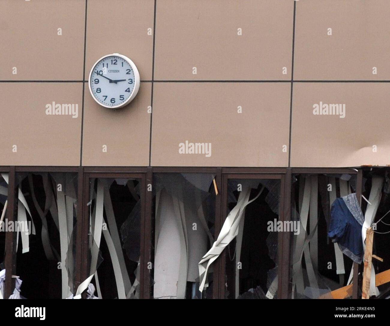 Tsunami japan clock hi-res stock photography and images - Alamy