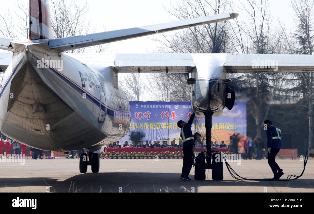 China y 7 aircraft hi-res stock photography and images - Alamy