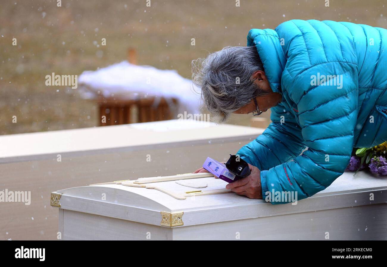 Japan police woman hi-res stock photography and images - Alamy