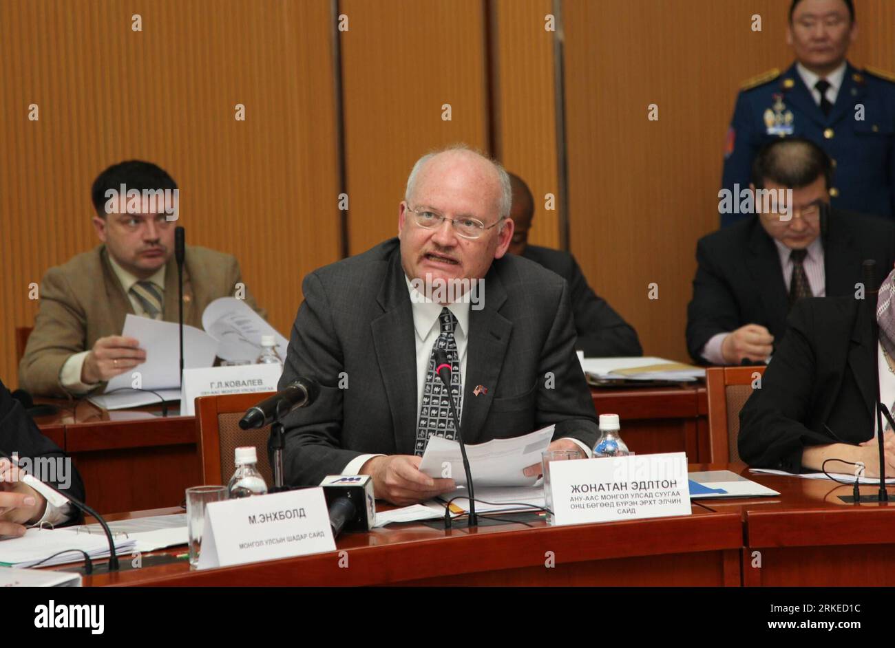 Coping with disaster hi-res stock photography and images - Alamy