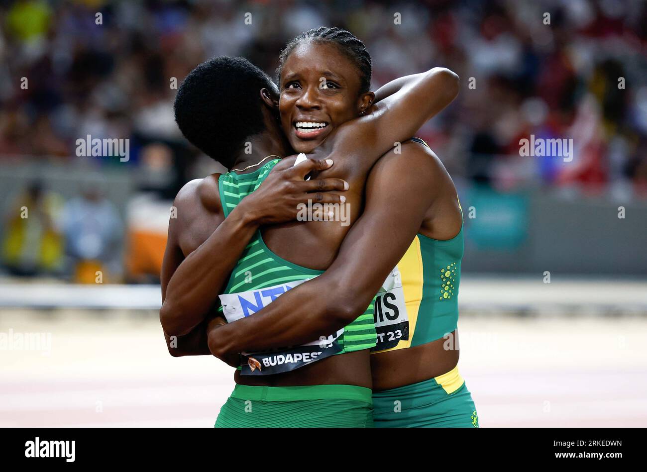 Budapest, Hungary. 24th Aug, 2023. Danielle Williams (R) of Jamaica is ...