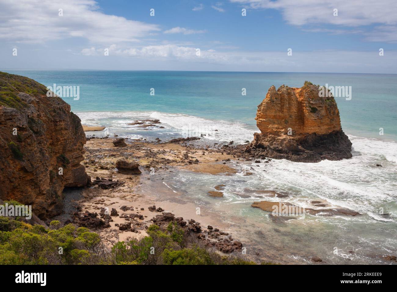 Eagle Rock pillar located off the Great Ocean Road, Victoria, Australia ...