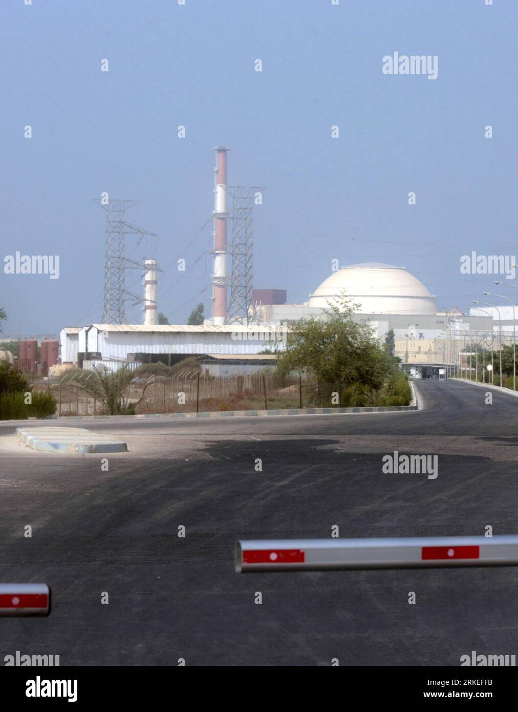 Bushehr nuclear power plant hi-res stock photography and images - Alamy