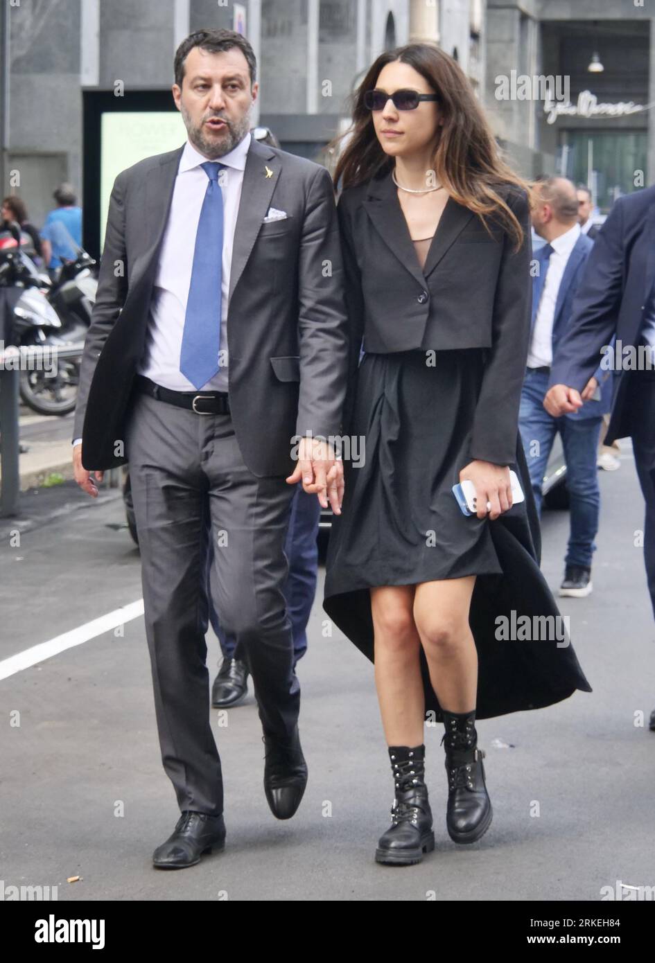 Fashion funeral hi-res stock photography and images - Alamy