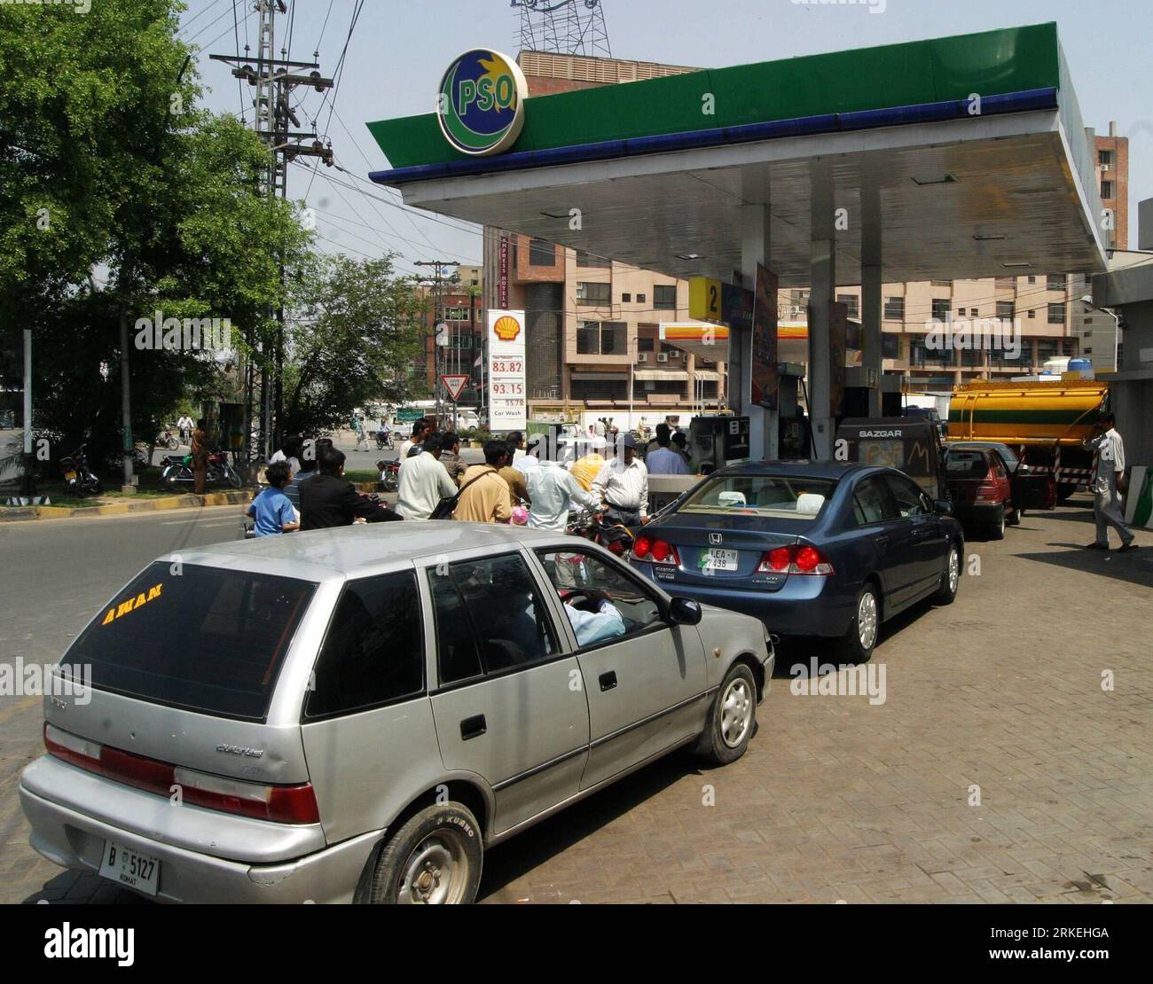 Compressed natural gas pakistan hi-res stock photography and images - Alamy