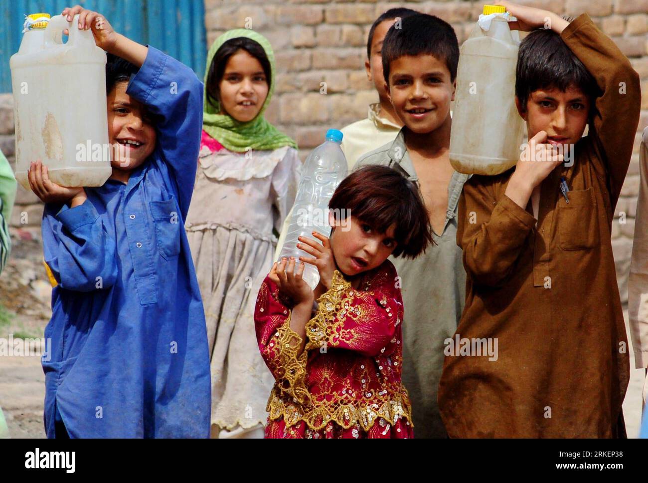 Settling issues hi-res stock photography and images - Alamy