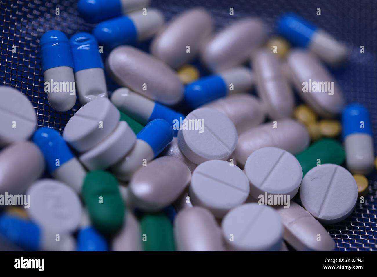 Different drugs table hi-res stock photography and images - Alamy