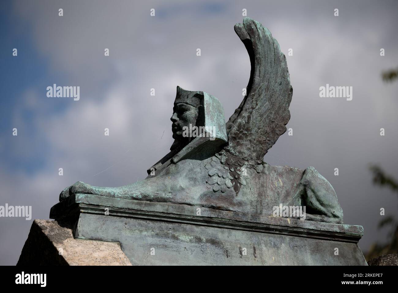 Alicia Shelton tomb detail, St. George`s churchyard, Brailes ...