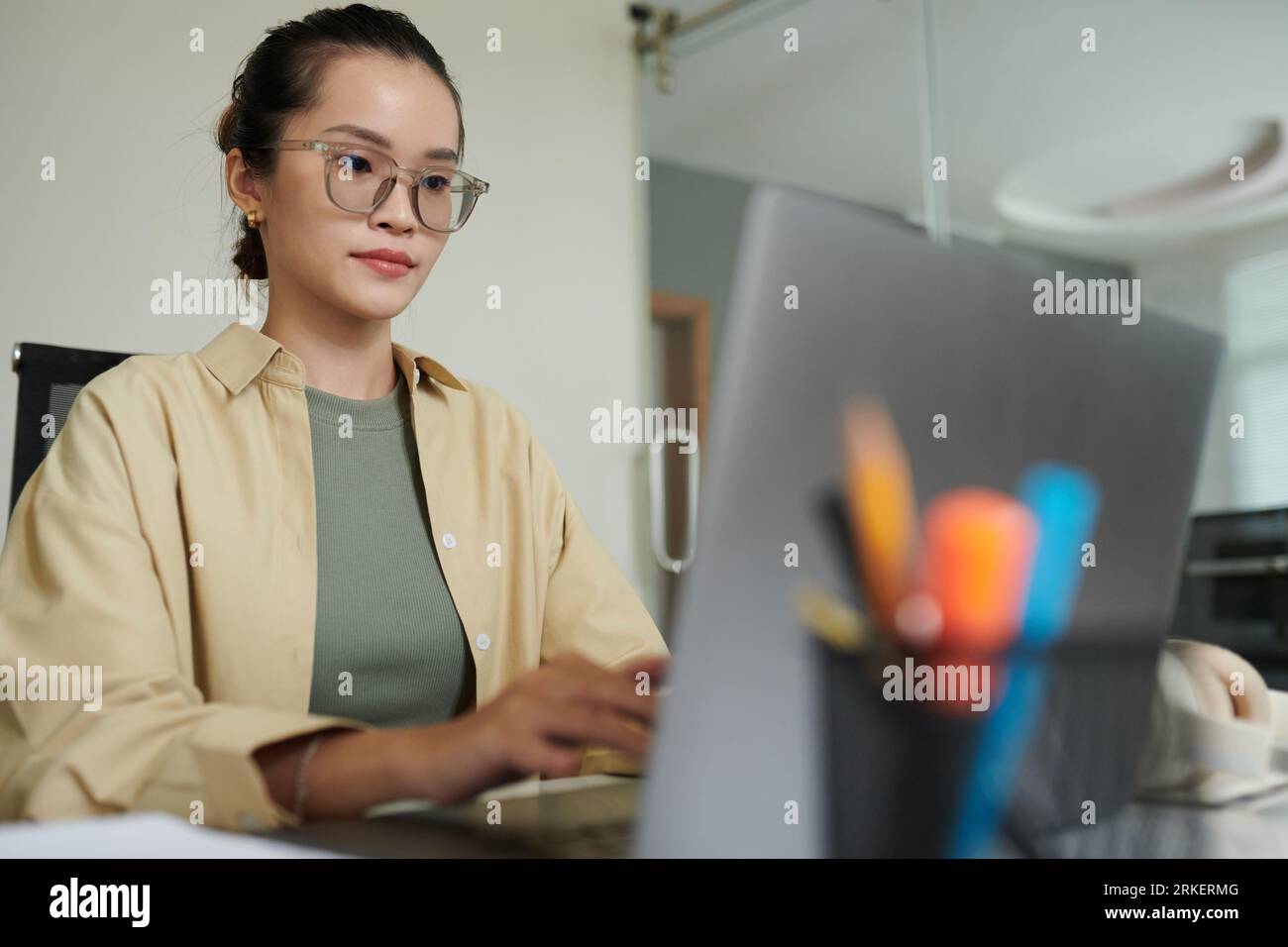 Devops engineer hi-res stock photography and images - Alamy