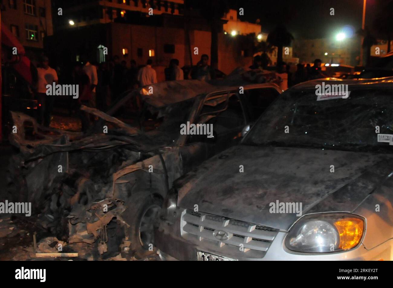 Exploded car hi-res stock photography and images - Alamy