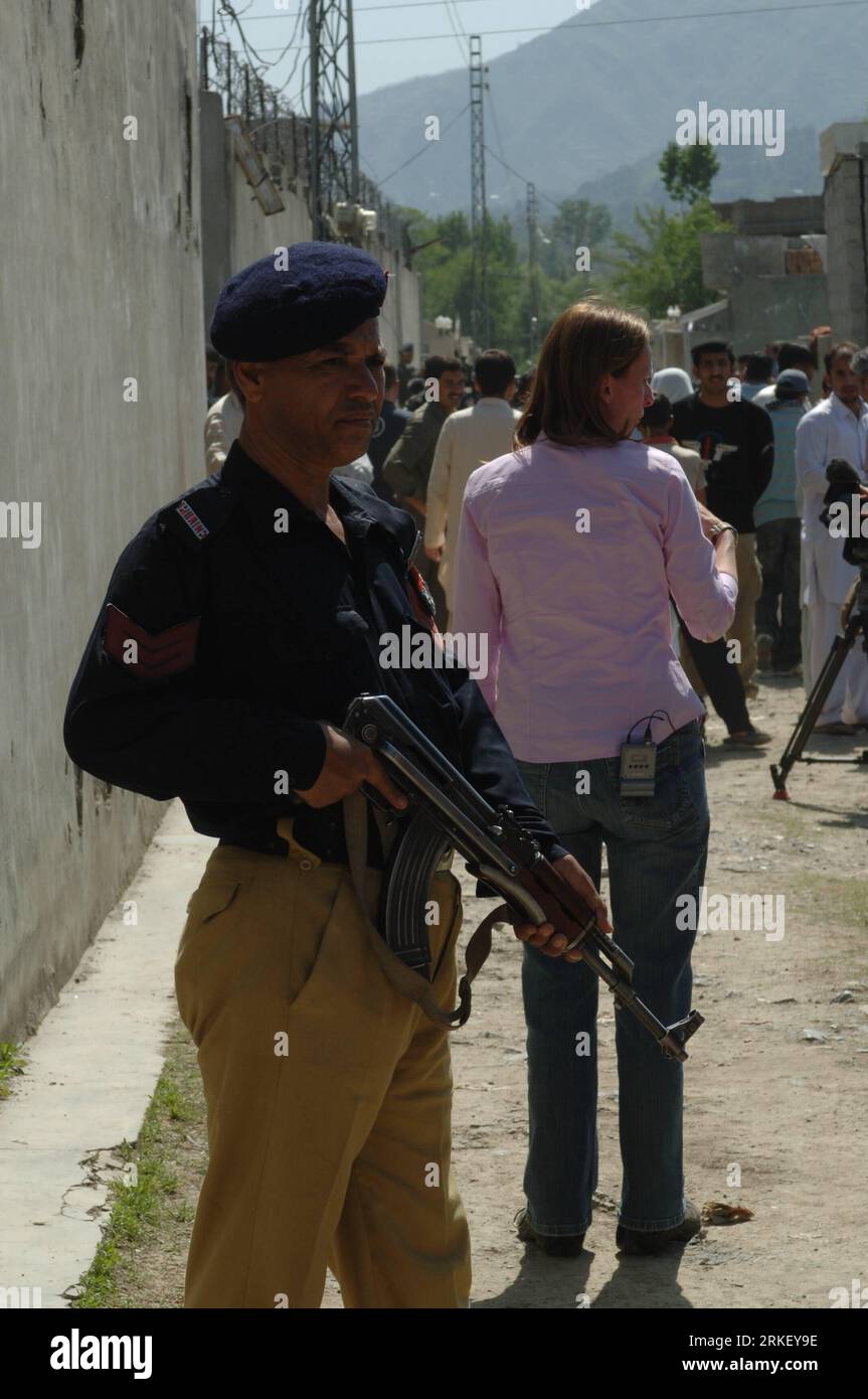 Osama bin laden compound hi-res stock photography and images - Alamy