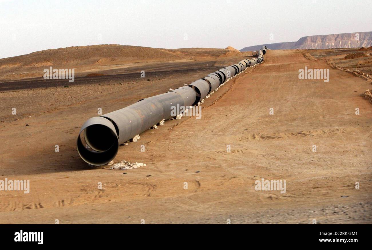 Half completed hi-res stock photography and images - Alamy