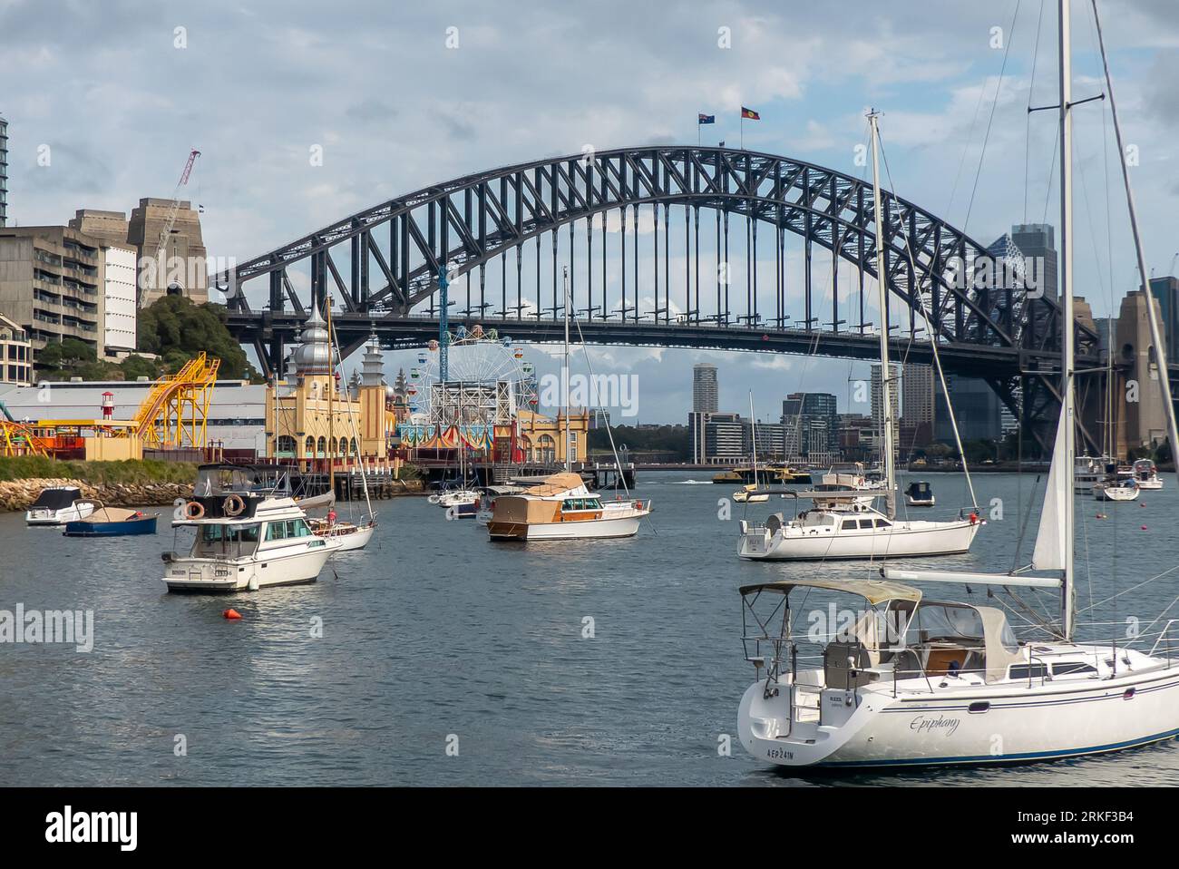 Sydney Harbour Bridge from Wendy Whiteley's Secret Garden Stock Photo ...