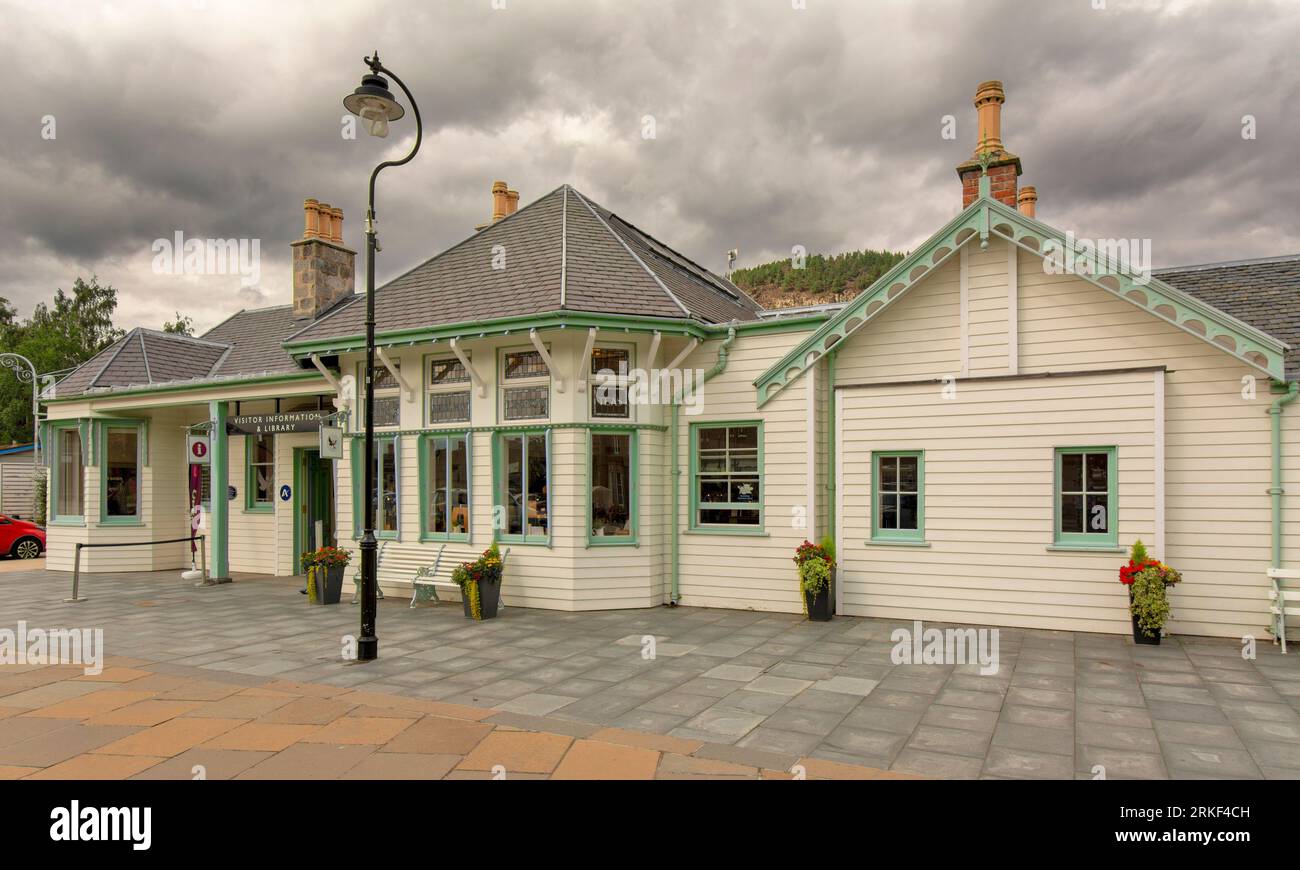 View village ballater royal deeside hi-res stock photography and images ...