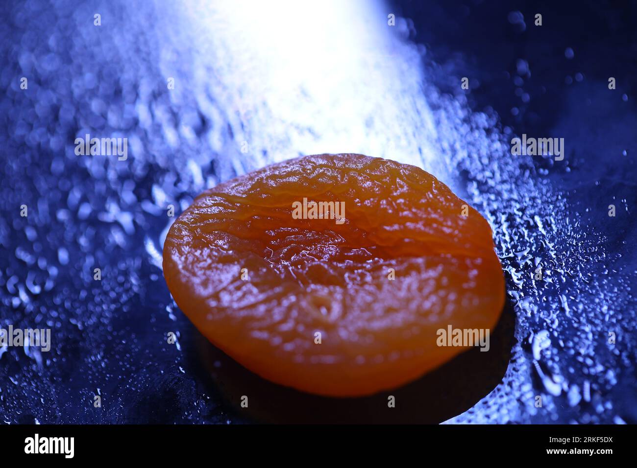 Intro shot hi-res stock photography and images - Alamy