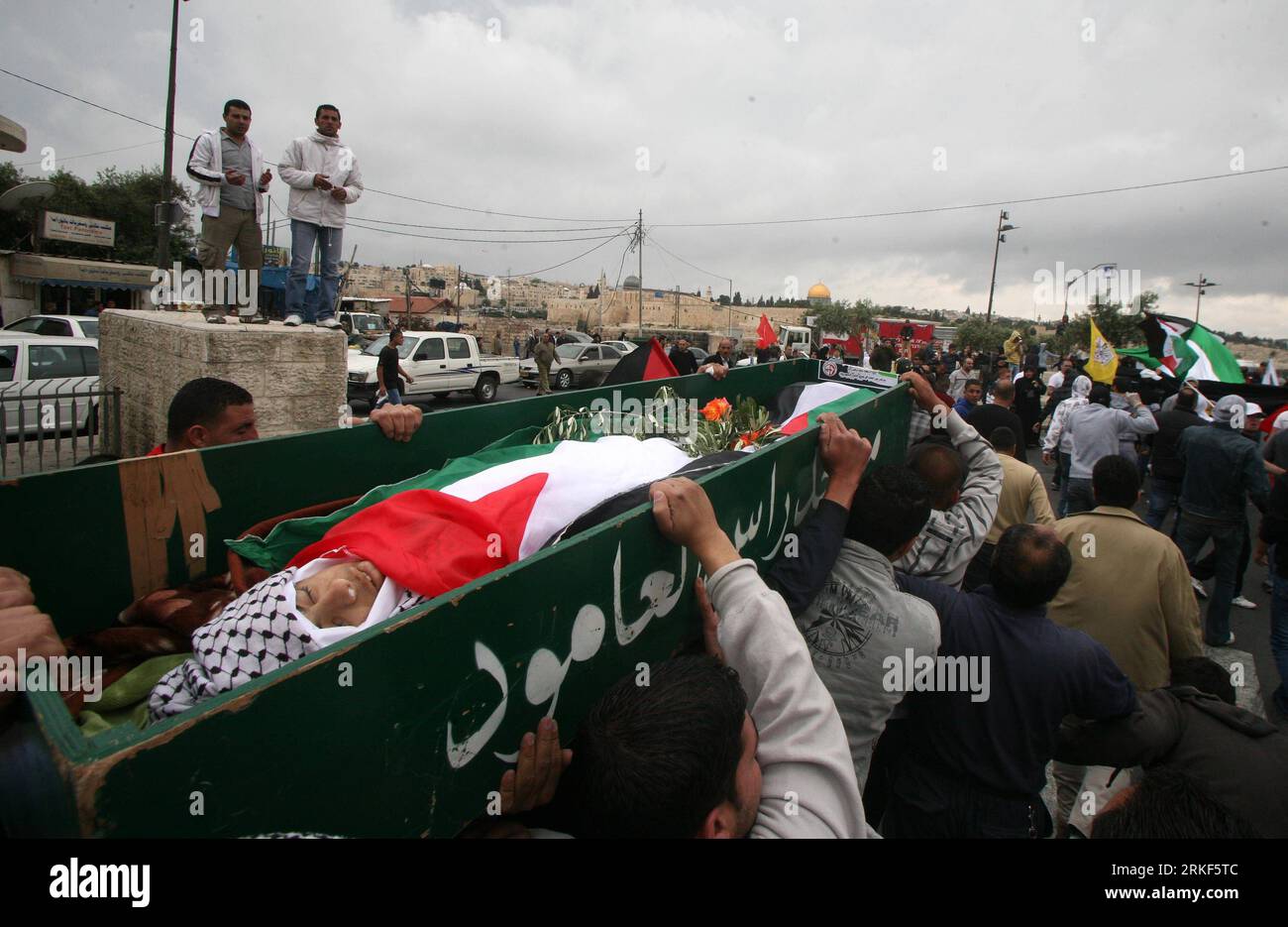 Teenager died after hi-res stock photography and images - Alamy