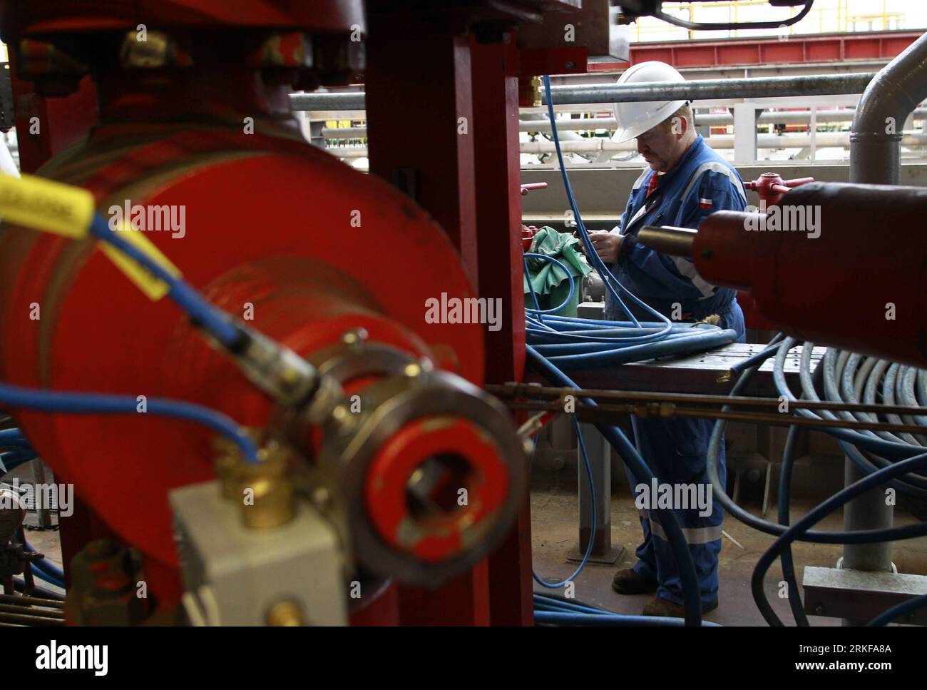 981 oil hi-res stock photography and images - Alamy