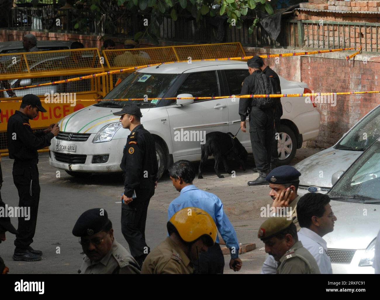 Delhi police car hi-res stock photography and images - Alamy