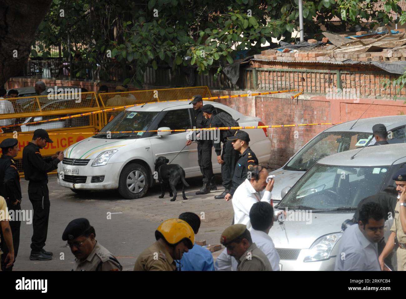 Delhi police car hi-res stock photography and images - Alamy