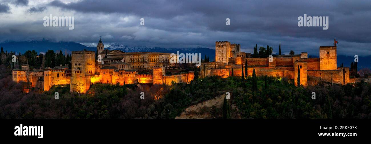 Panoramic alhambra night hi-res stock photography and images - Alamy