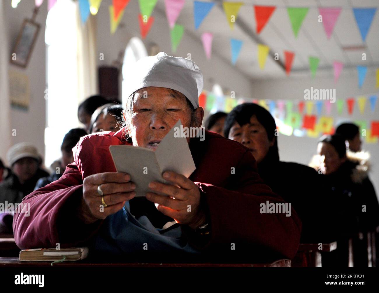 Villager 82 hi-res stock photography and images - Alamy