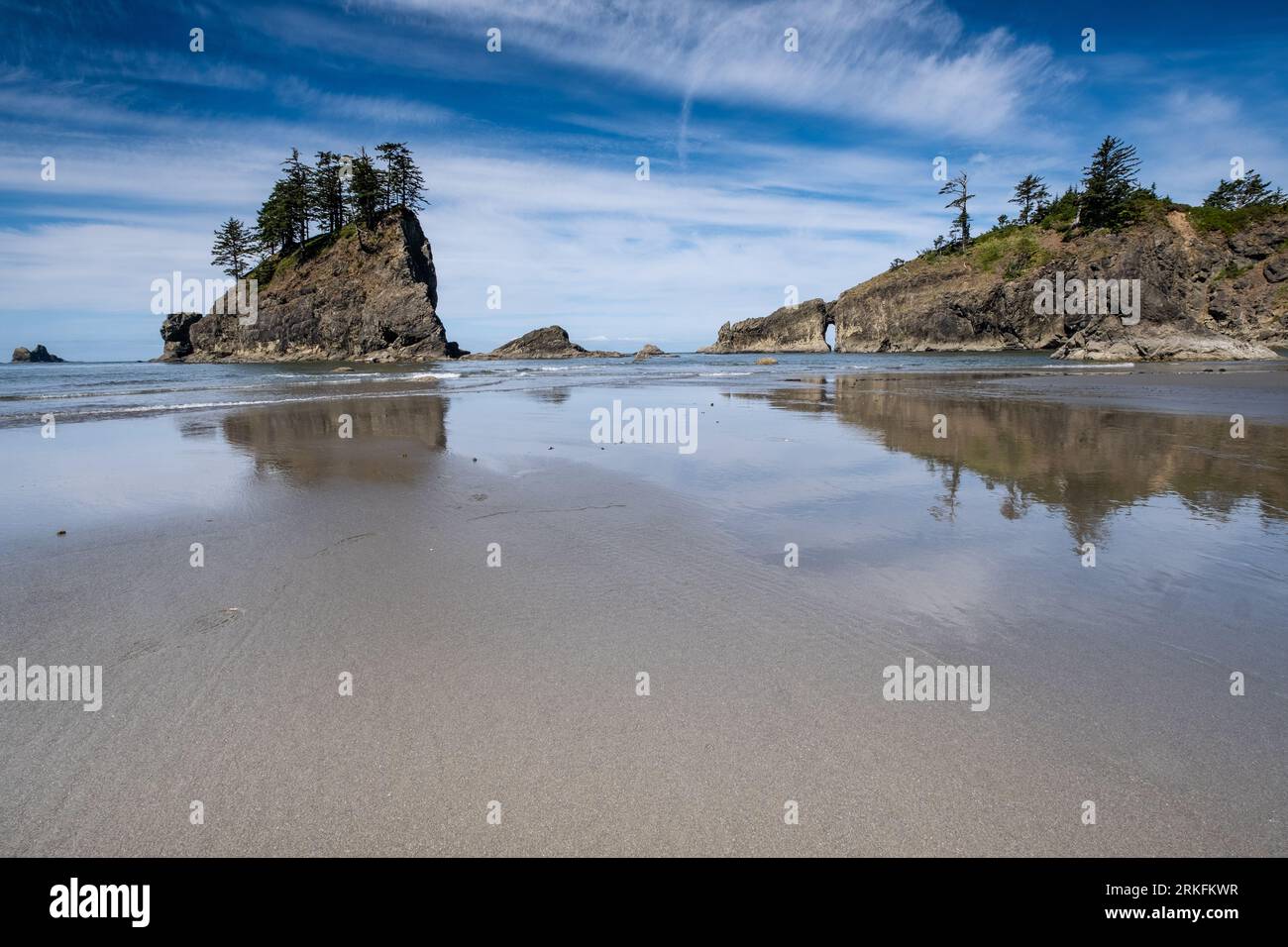 Seastacks at Second Beach in Olympic National Park Stock Photo - Alamy