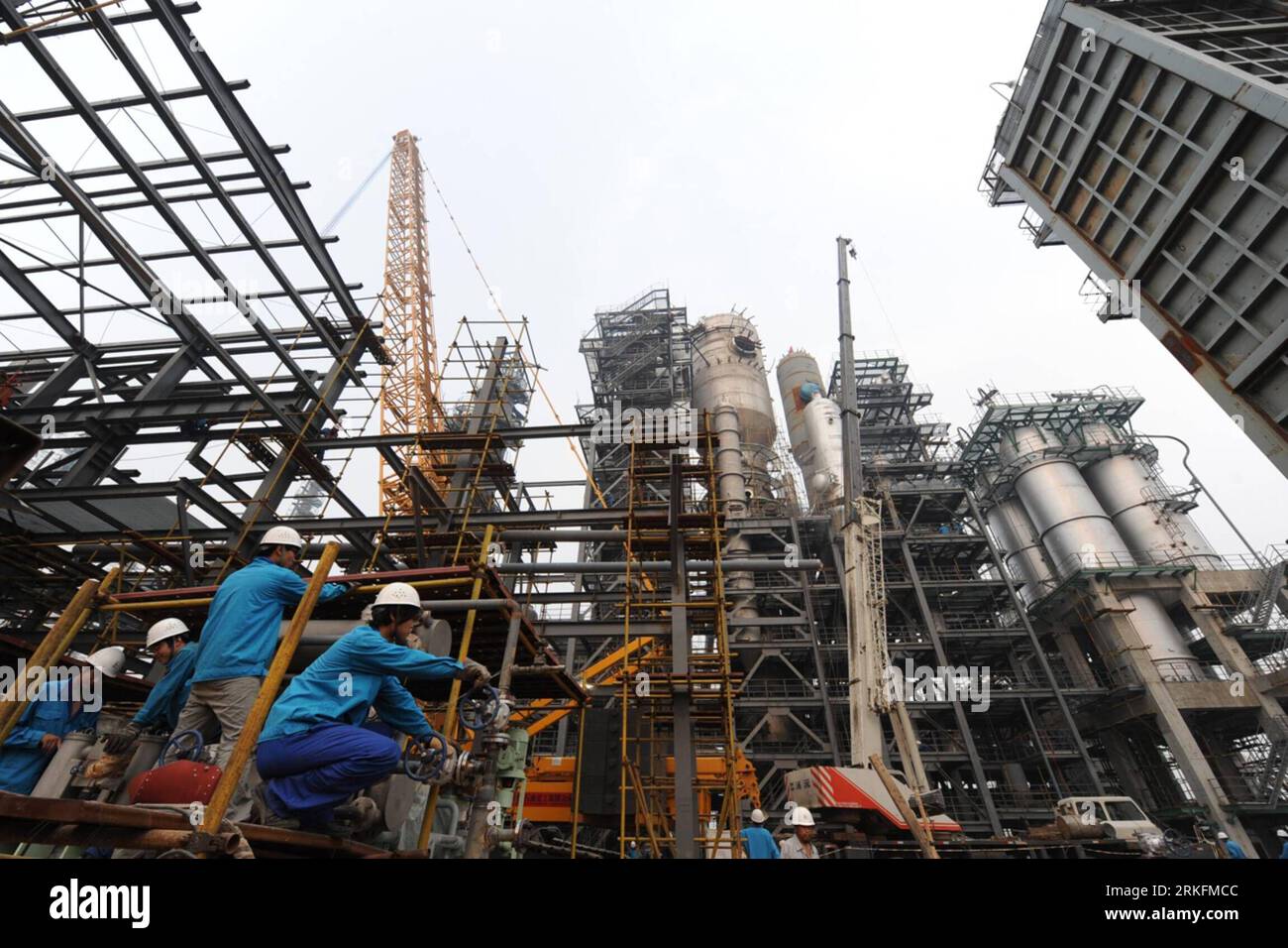 Methanol production hi-res stock photography and images - Alamy