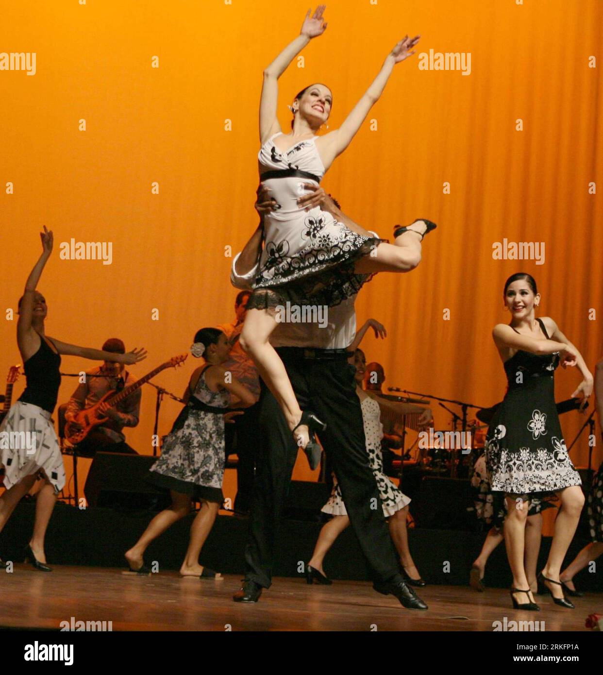 Cuban ballet hi-res stock photography and images - Alamy
