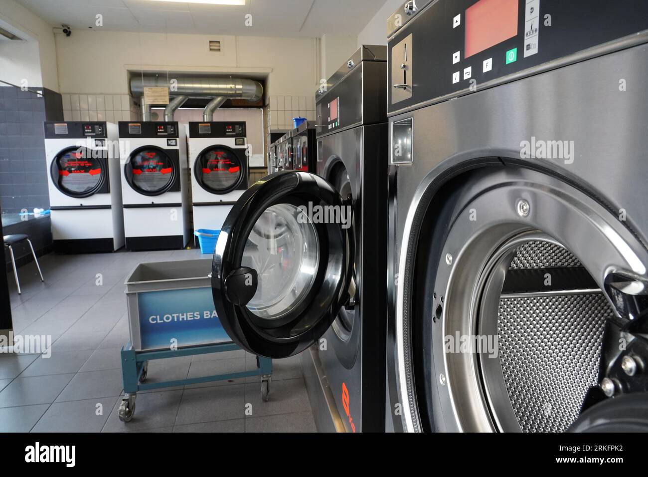 Washateria hi-res stock photography and images - Alamy