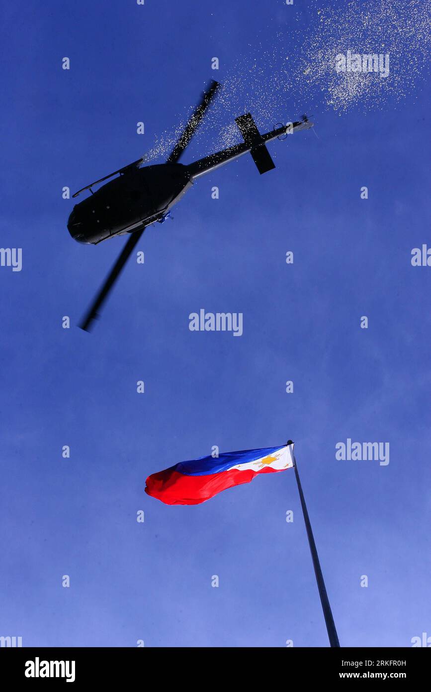 Philippine flag ceremony hi-res stock photography and images - Alamy