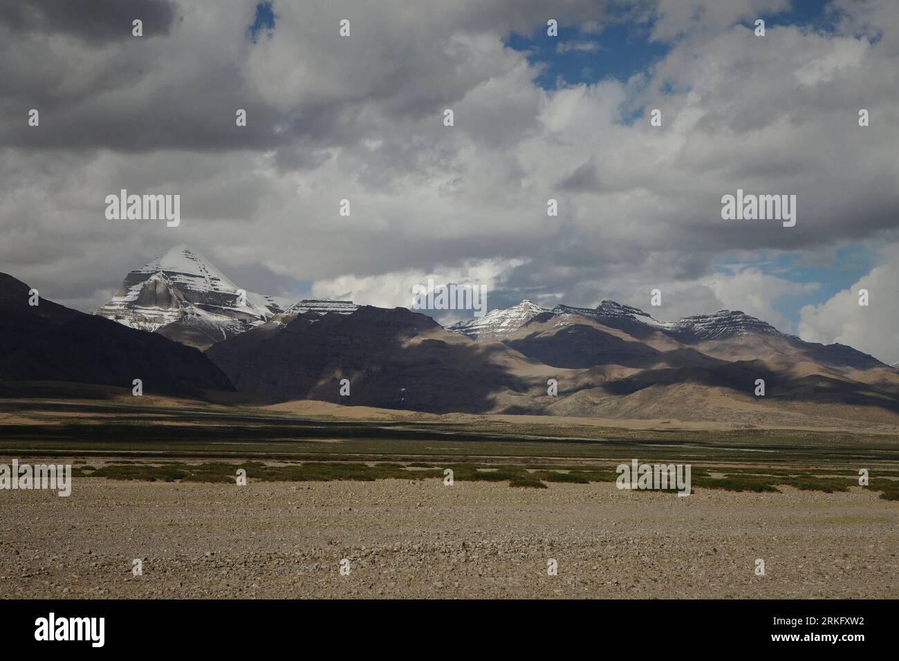 China tibet autonomous region kailash hi-res stock photography and ...