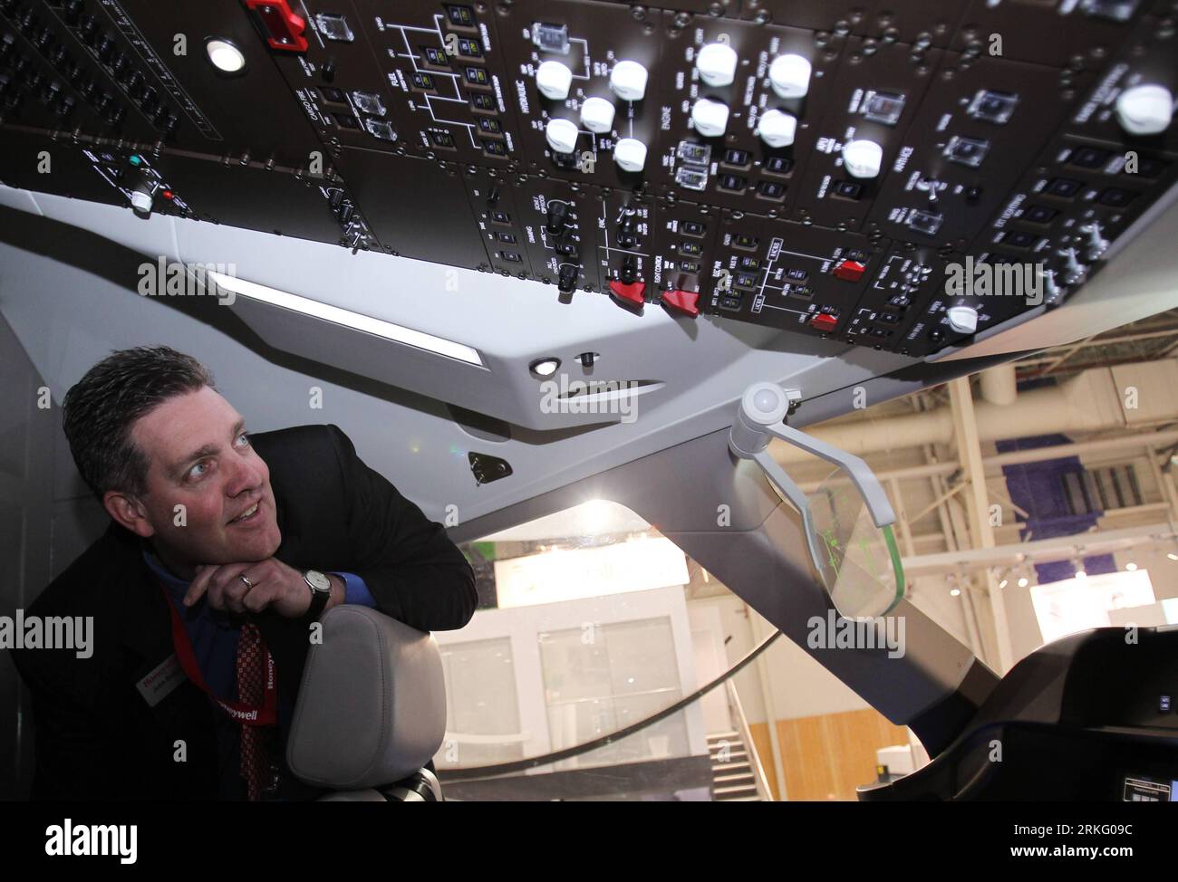 Forward cockpit hi-res stock photography and images - Alamy