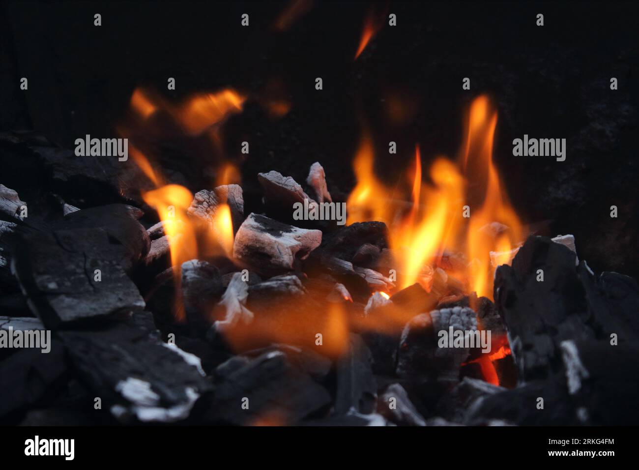 Smoldering fire hi-res stock photography and images - Alamy