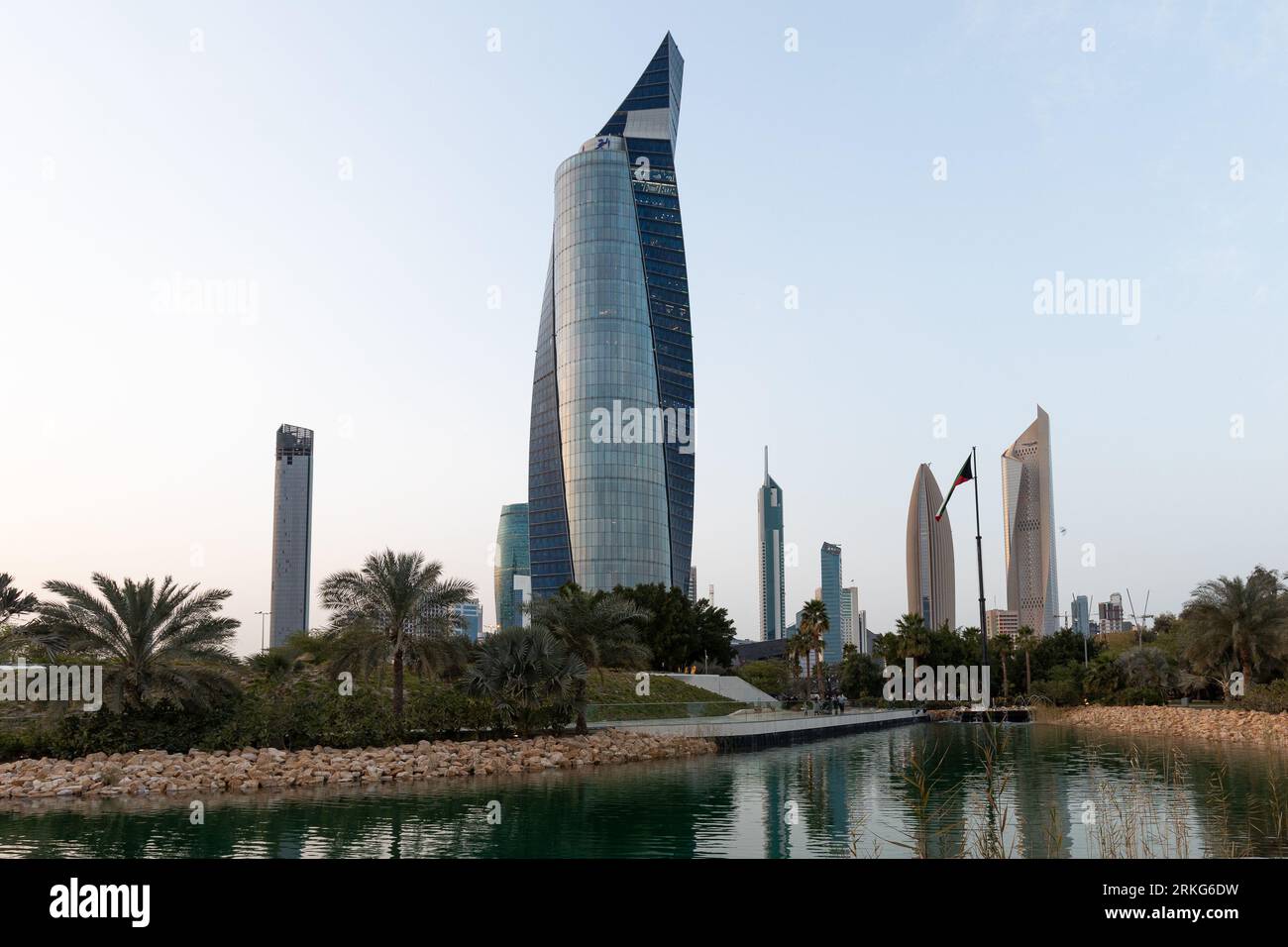Swaying buildings hi-res stock photography and images - Alamy