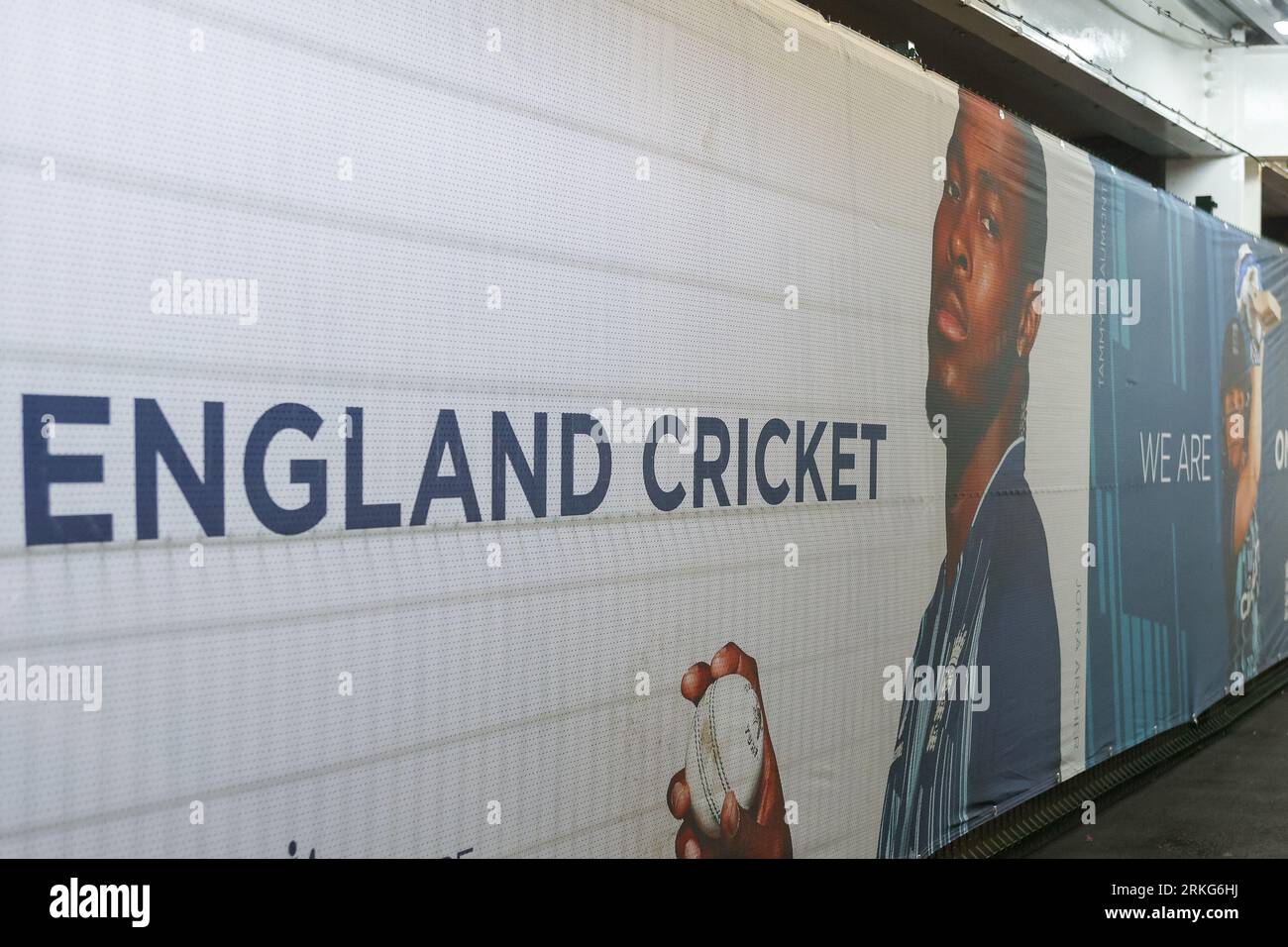 Cricket signage hi-res stock photography and images - Alamy