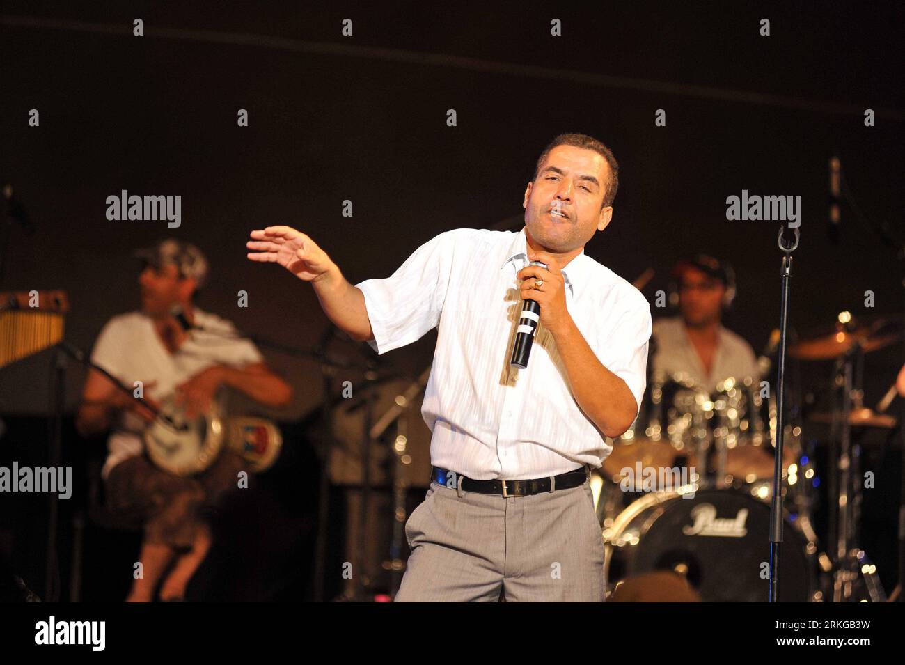 Algerian singer hi-res stock photography and images - Alamy