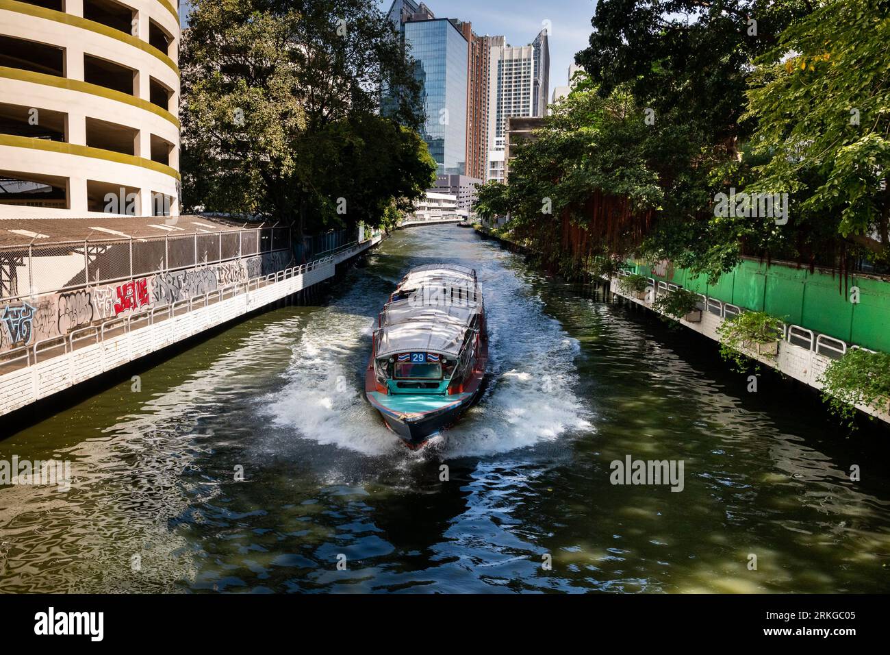 Wat sri bunruang water gate canal hi-res stock photography and images ...