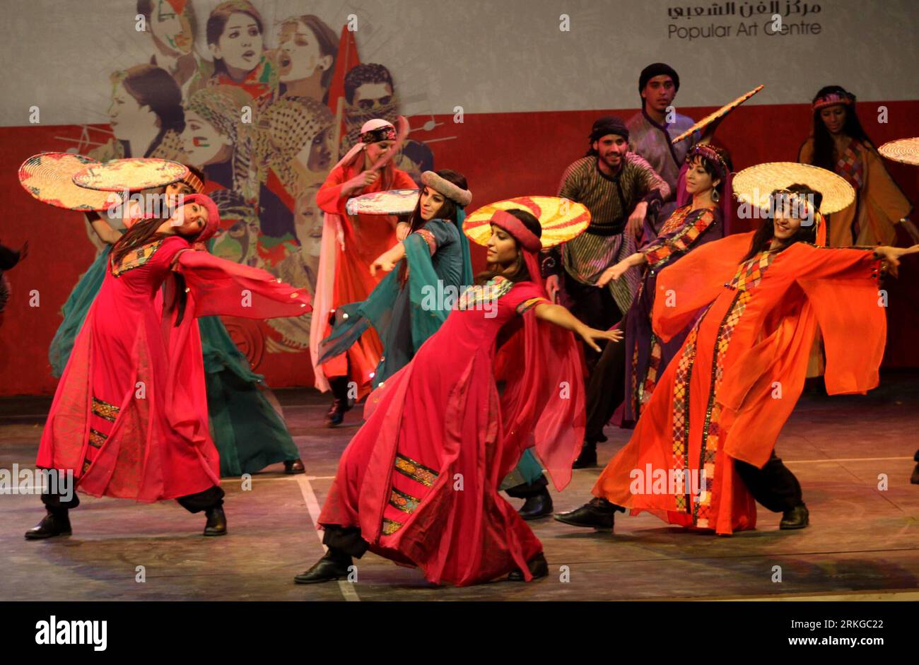 Palestinian dabka dance hi-res stock photography and images - Alamy