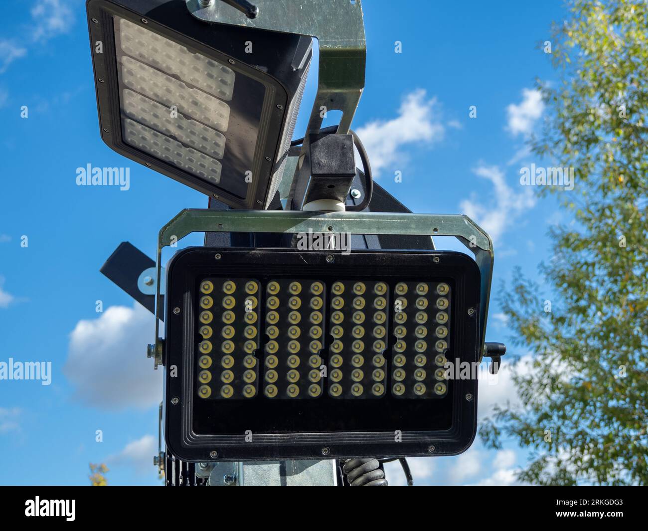 Traffic signal hanging from pole hi-res stock photography and images ...
