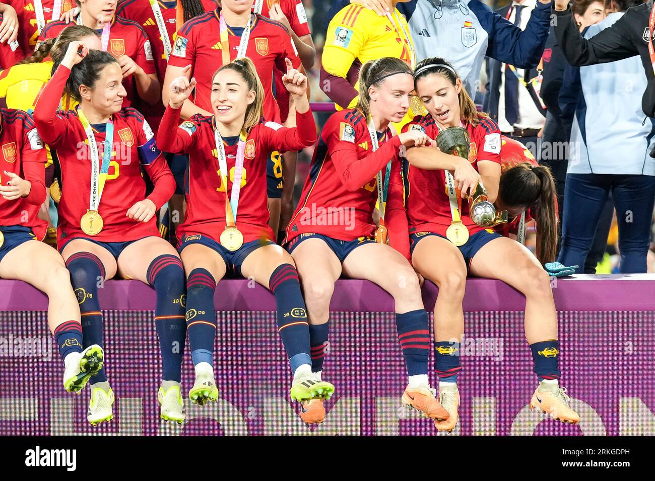 Aitana bonmatí world cup trophy hi-res stock photography and images - Alamy