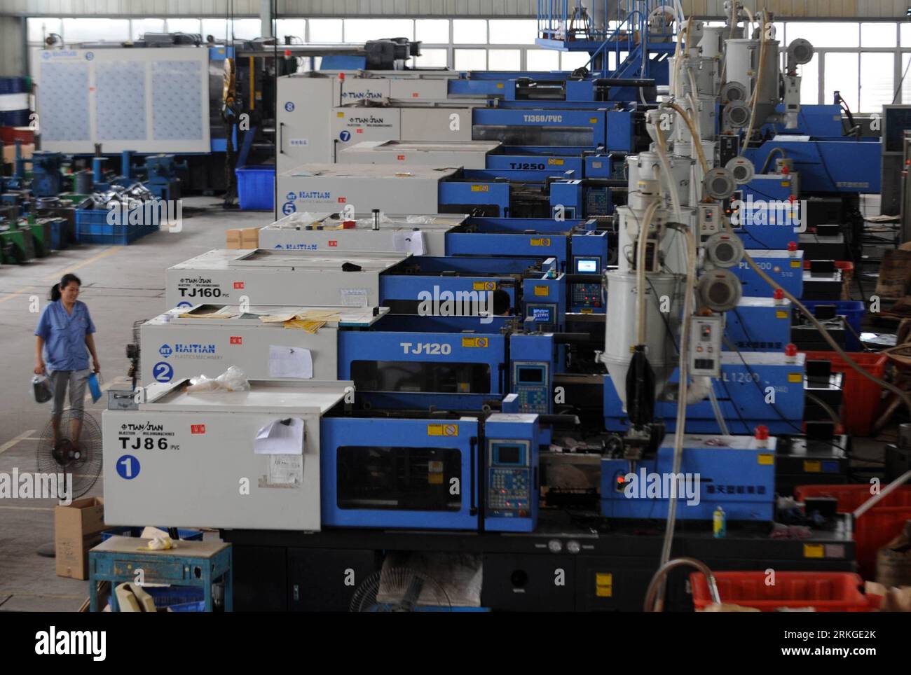 High rising machines hi-res stock photography and images - Alamy