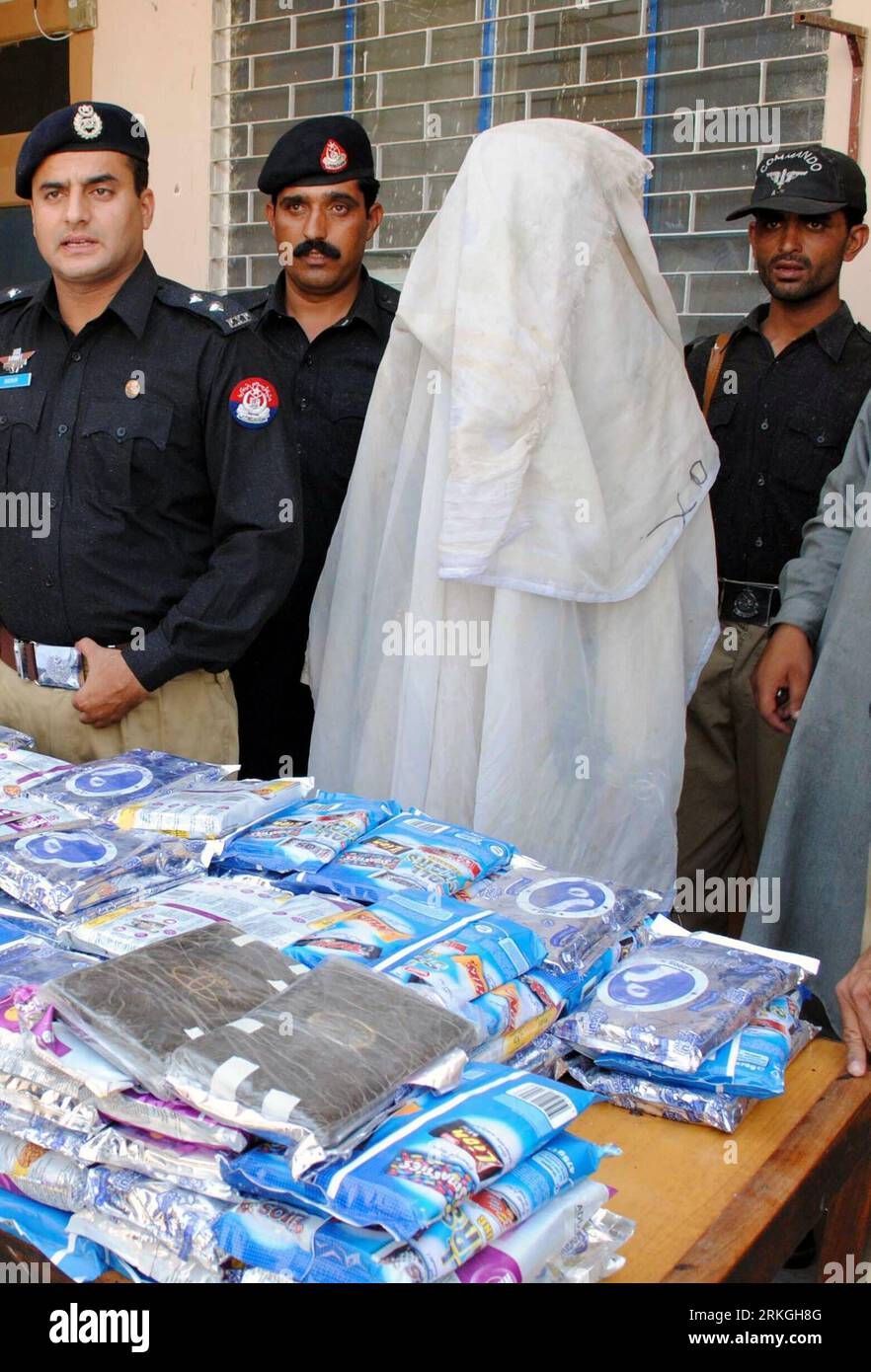 Drug confiscation hi-res stock photography and images - Alamy
