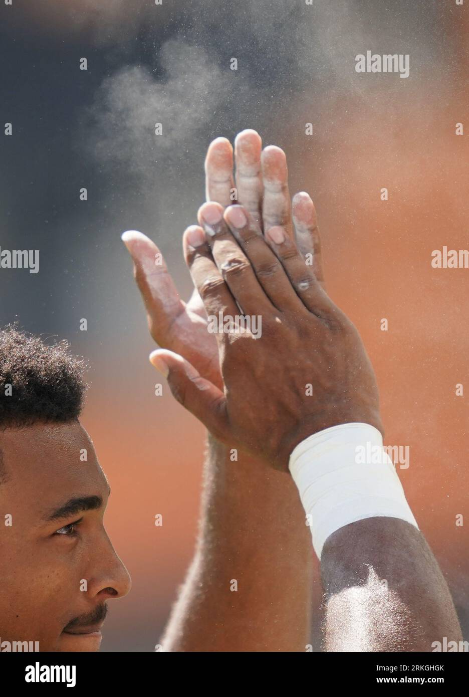 Shot put decathlon men hi-res stock photography and images - Alamy