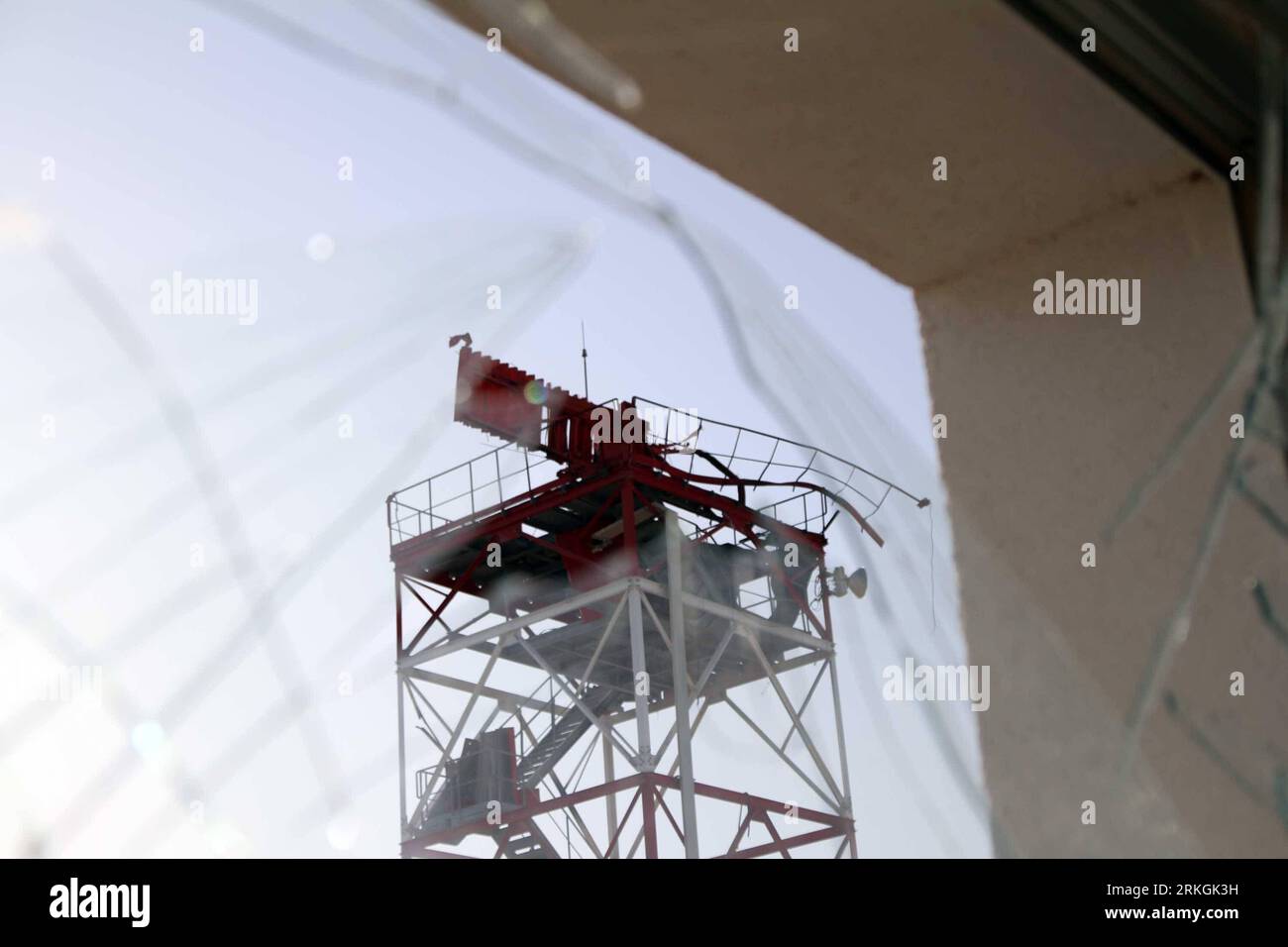 Antenne tour hi-res stock photography and images - Alamy