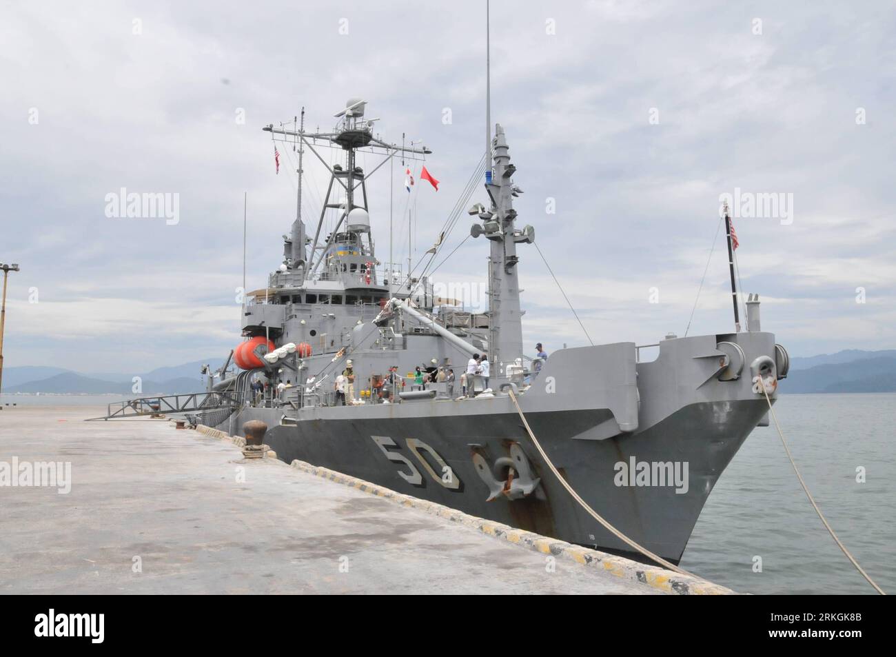 Uss safeguard t ars 50 hi-res stock photography and images - Alamy