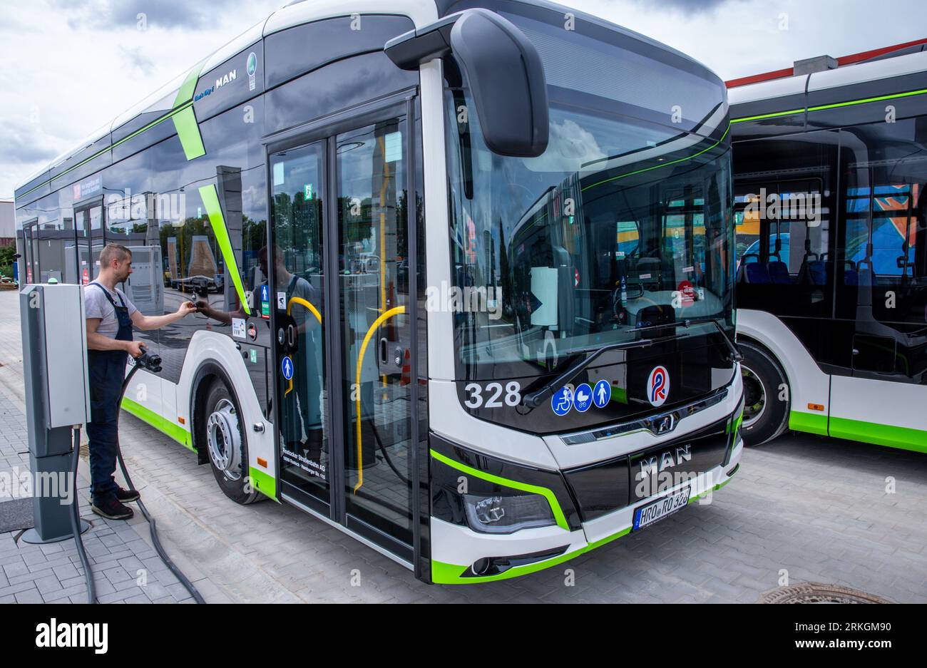Can bus connector hi-res stock photography and images - Alamy