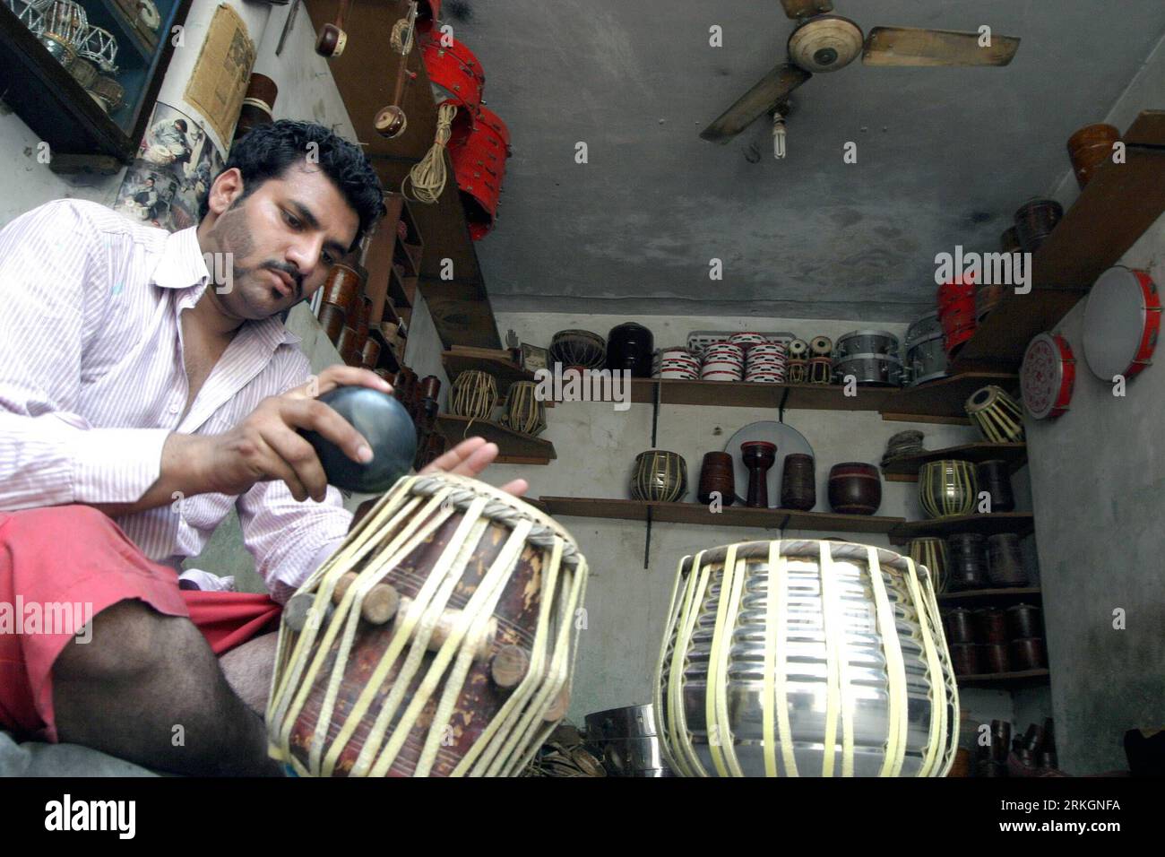 Pensions pakistan hi-res stock photography and images - Alamy