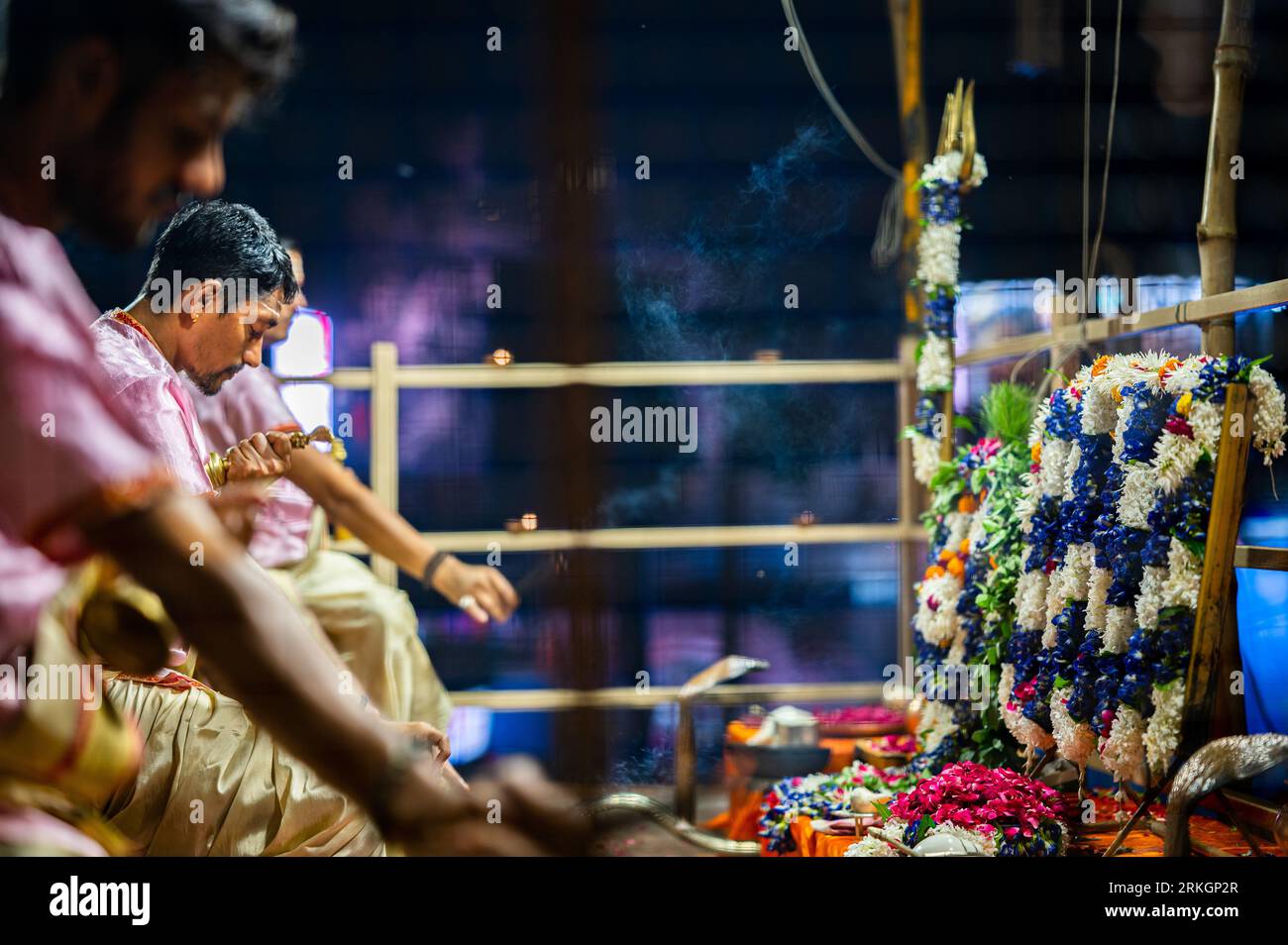 Arati ceremony hi-res stock photography and images - Alamy