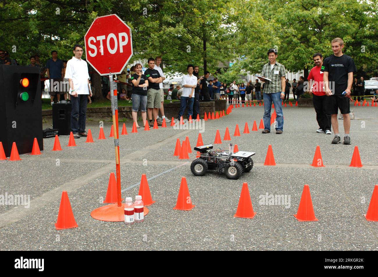 Roboter autos hi-res stock photography and images - Alamy